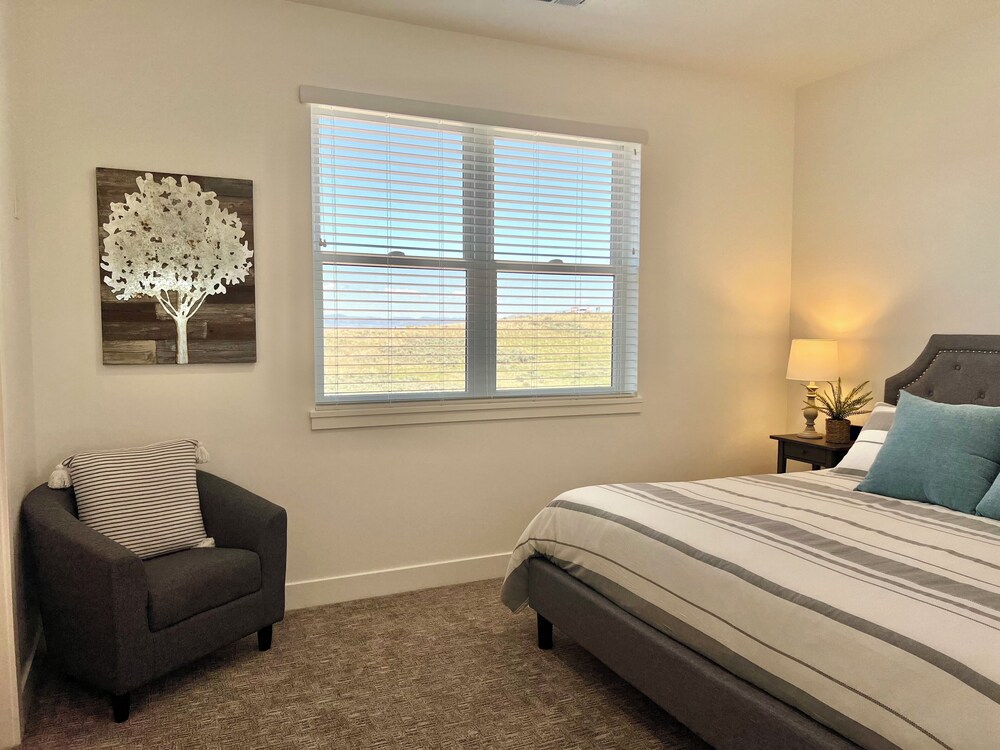 Blue Raspberry Retreat Luxury Home in The Reserve Reviews, Deals ...