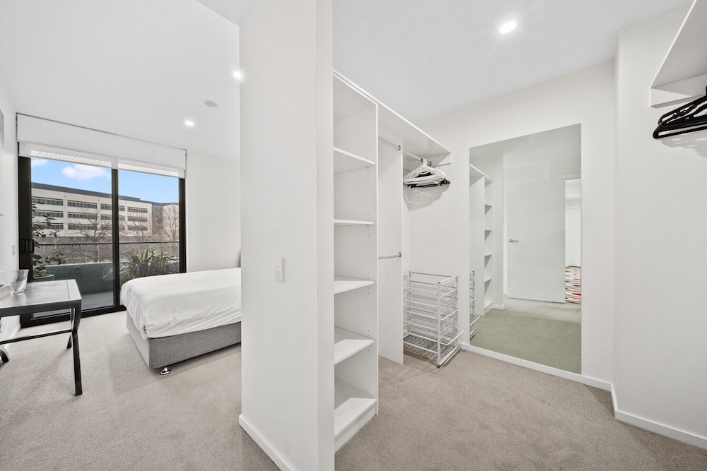 Inner-City 2-Bed with Large Balcony, Garden & Gym - Canberra | Stayz