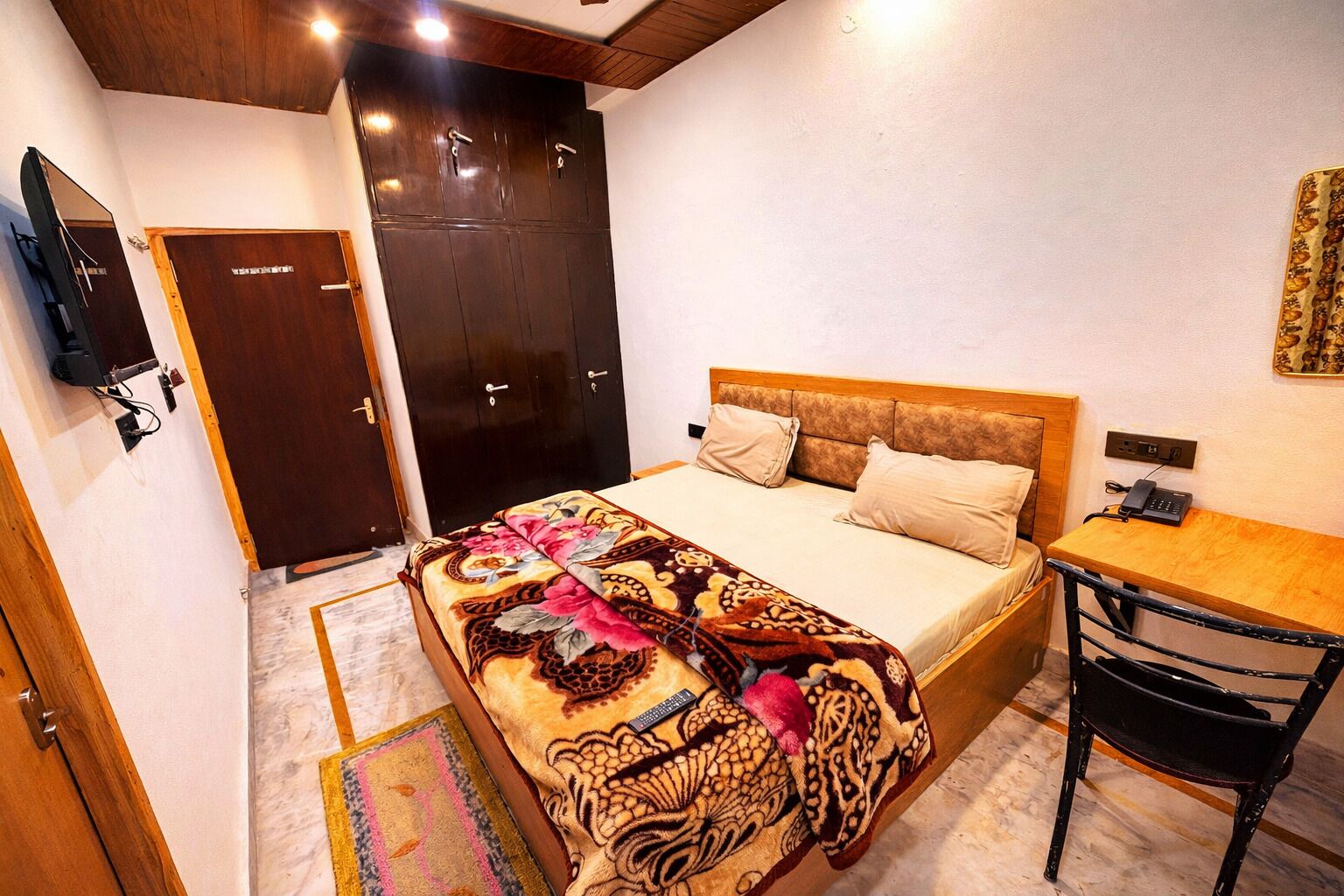 Quarto standard, 1 cama de casal, vista para a cidade | Escrivaninha, espaço de trabalho para notebook, Wi-Fi de cortesia