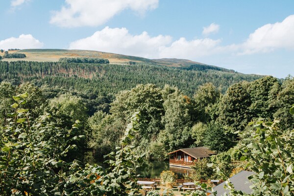 Herons Lake Retreat - North Wales