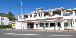 Bay House Shoal Bay, 36 Government Rd - ducted air conditioning Reviews ...