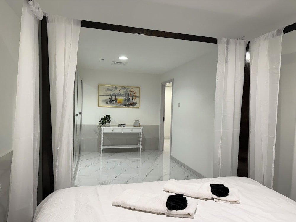 Spacious Marina View 2BHK in a Prime location next to Tram Station ...