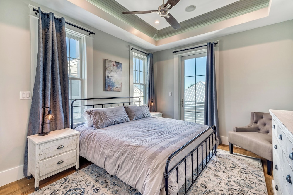 Luxurious 8-Bedroom with Private Pool, Enchanting Courtyard and Game ...