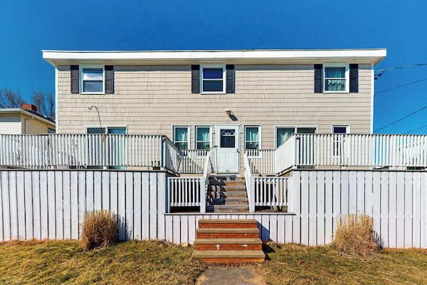 Dog-friendly 5br Beach Retreat W/ Large Deck - Scituate, MA