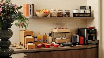 Café da manhã com buffet todos os dias (EUR 16 por pessoa)