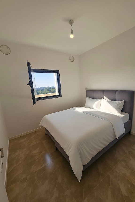 Rehavia Suite Is Located At 59 Ramban Street With An Open View And A Perfect Terrace Towards Sacher Garden And The Knesset With A Private Protected Room. - Jeruzalem