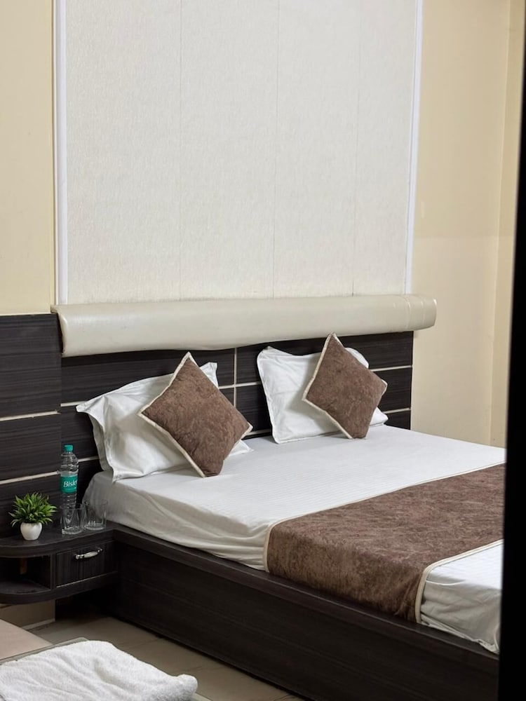 Sara Residency - Allahabad