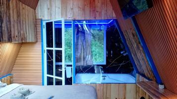 Cabana romântica | Banheira de hidromassagem particular