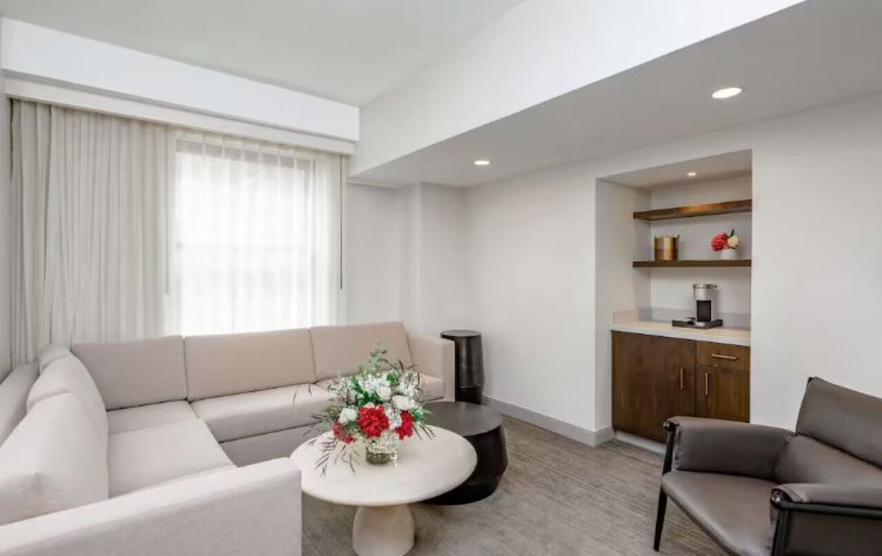 Modern Comfort Meets Historic Charm Near Wells Fargo Arena And Convention Ctr - Des Moines, IA