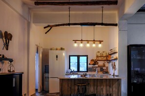 Quarto Duplo ou Twin, pátio, junto à montanha | Sala de estar