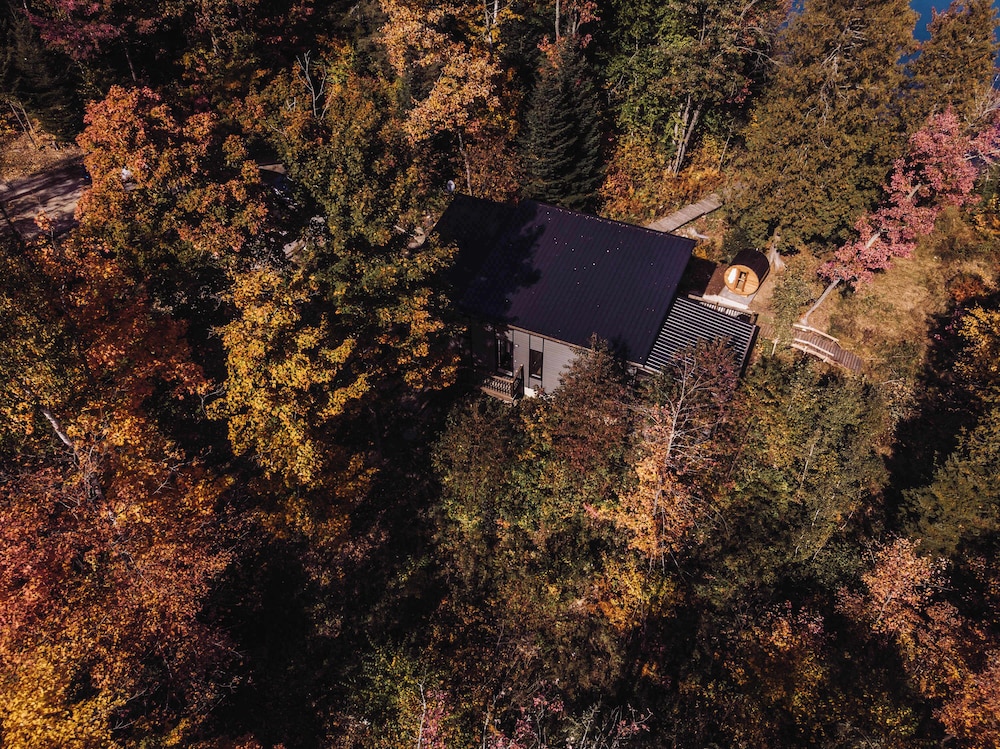 Chalet Utopia on Lake Beaudoin - Sainte-Emelie-de-L'Energie | Vrbo