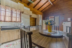 Casa com Piscina Churrasqueira e Sal o de Jogos Reviews, Deals & Photos ...