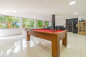 Casa com Piscina Churrasqueira e Sal o de Jogos Reviews, Deals & Photos ...