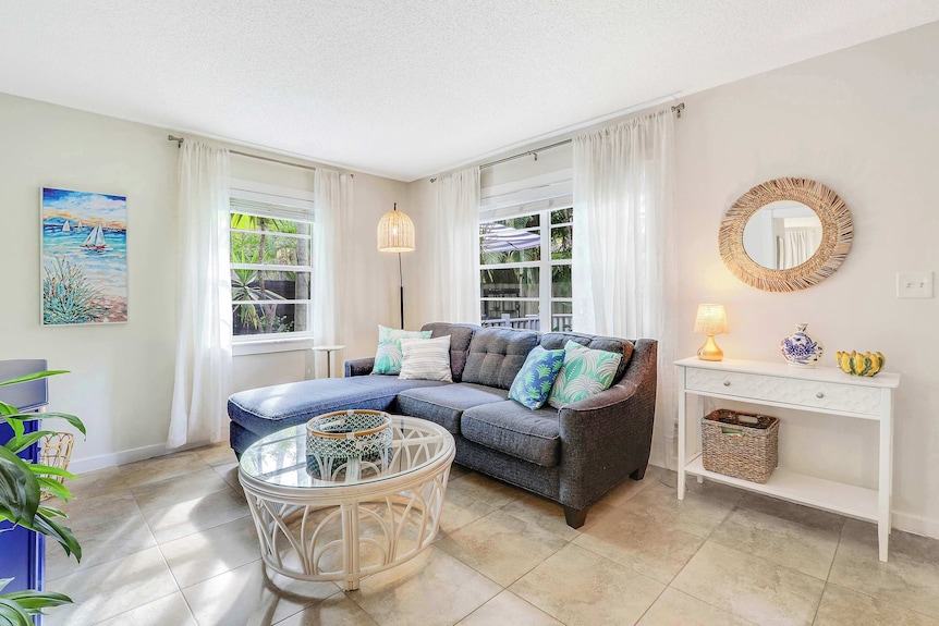 Cottage 1 On Penn - With Pool! - West Palm Beach, FL