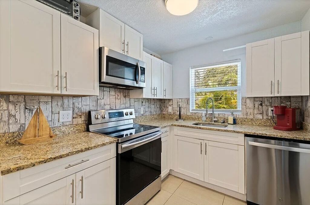 Casa, várias camas, pátio, vista para o jardim (4801 14th Ave S) | Cozinha privada