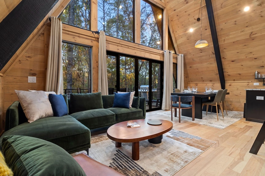 Cozy Romantic Cabin Hot Tub, Sauna & Scenic Views - Blue Ridge Mountains