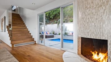 Villa de Luxo, várias camas, acesso à piscina, Vista para a cidade (Belle Horizon) | Piscina | Piscina exterior