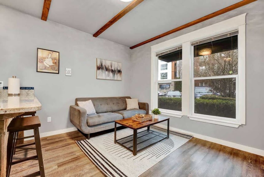 Extended Stay Comfort | Fast Wi-fi | Downtown! - 터코마