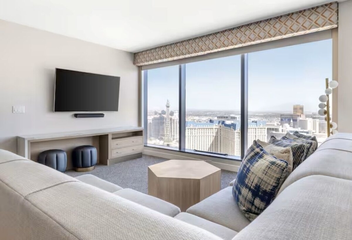Hilton Club Elara Las Vegas Strip 2 Bedroom 2 King Suite w/ Sofabed ...