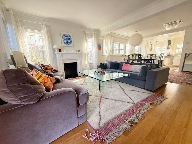 Sun-drenched Spanish Oasis: Near Dtla & Hlp - Vernon, CA