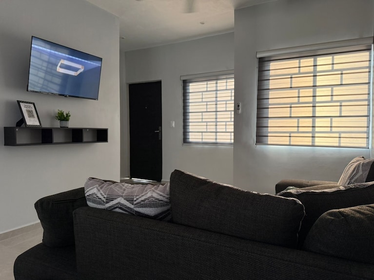 Casa La Amistad. Cómoda Casa Con 3 Recámaras Y 2.5 Baños - Saltillo