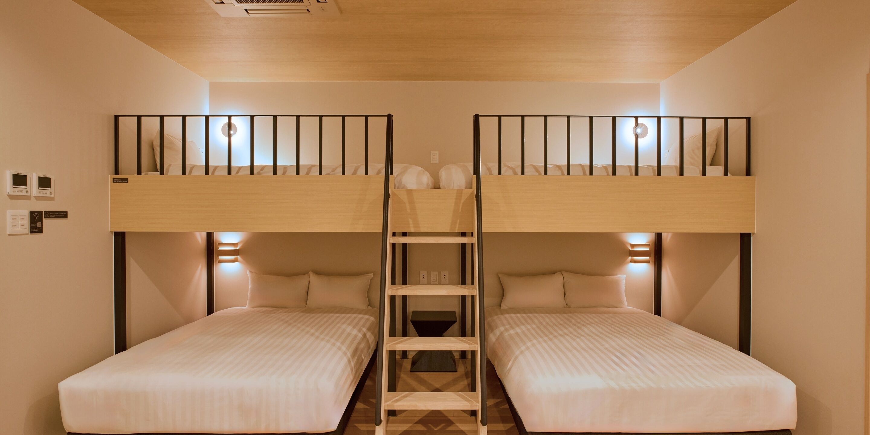 Escrivaninha, Wi-Fi de cortesia, roupa de cama