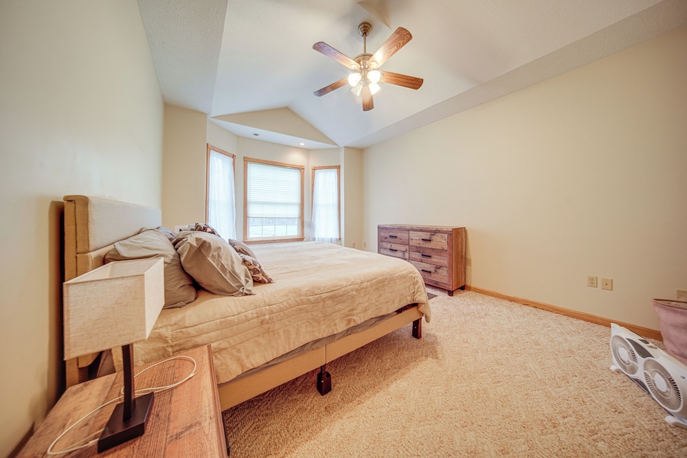 Family & Pet Friendly! 7-Acre Escape in Jefferson - Ashtabula County ...