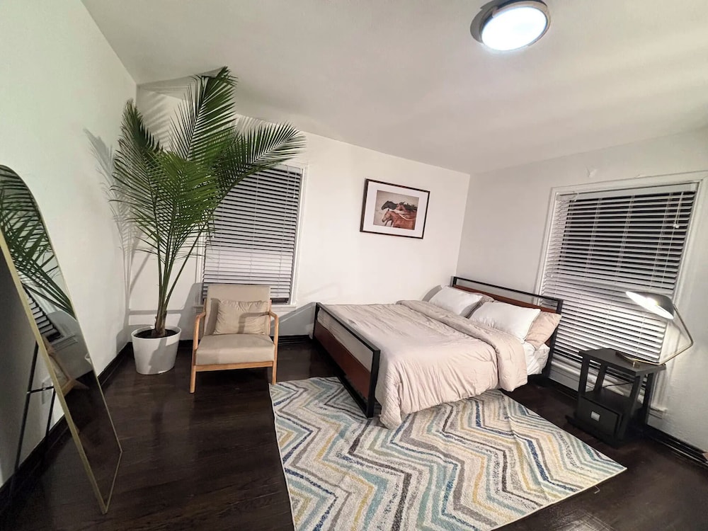 Cozy Home, Midway Hollow Dallas :WFH Office :Families & Relocations ...