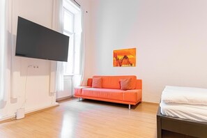 Apartamento básico | Ferros/tábuas de passar roupa, Wi-Fi de cortesia