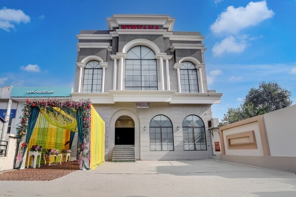 Nirvana Hotel & Banquet - Batala