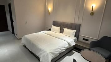 Cofre no quarto, cortinas/cortinados opacos, Wi-fi grátis