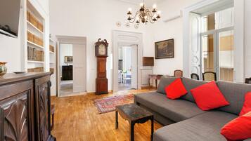 Teresella Suite | Sala de estar | Televisor