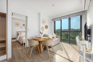 Apartamento Exclusivo, 2 quartos, varanda, vista para o campo de golfe | Sala