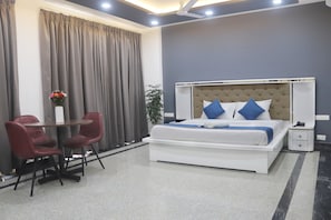 Com decoração personalizada, com mobília individualizada