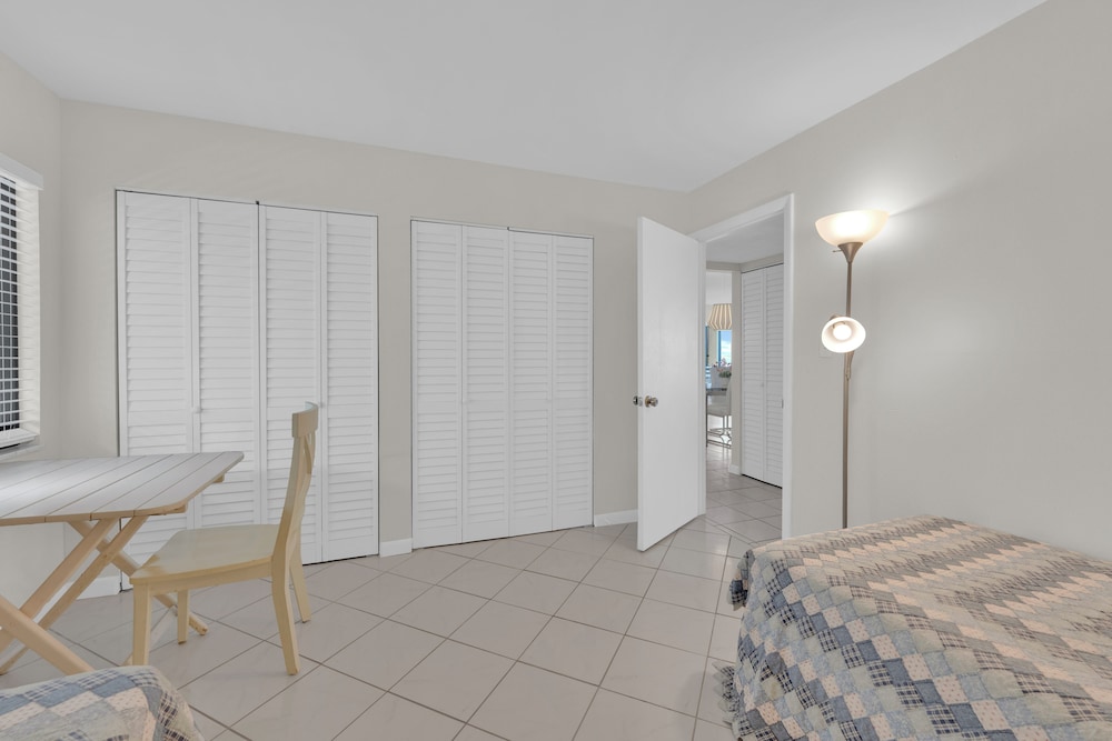 Beachfront 3B/2B Sandarac Vacation Condo 702A. Direct gulf view ...