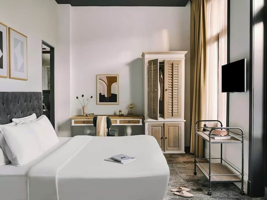 Superior Grand Room | Cofre no quarto, secretária