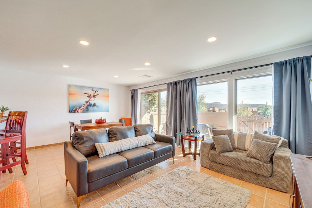 Shop, Dine, Unwind! Sedona Condo W/ Deck & View! - Sedona, AZ