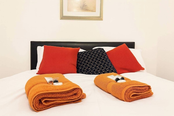 Charming High Wycombe Apartment - High Wycombe