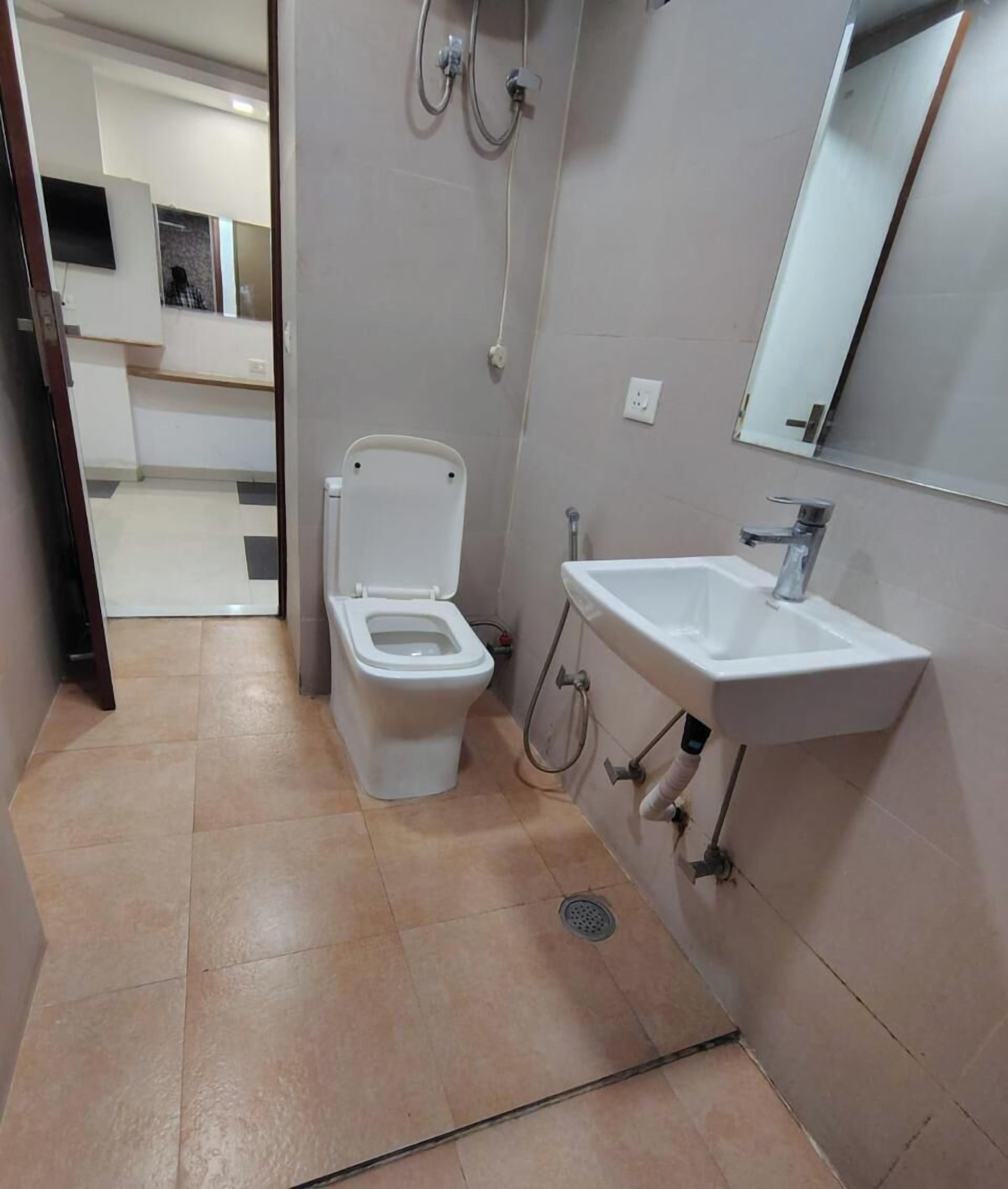 Quarto Triplo Superior | Casa de banho