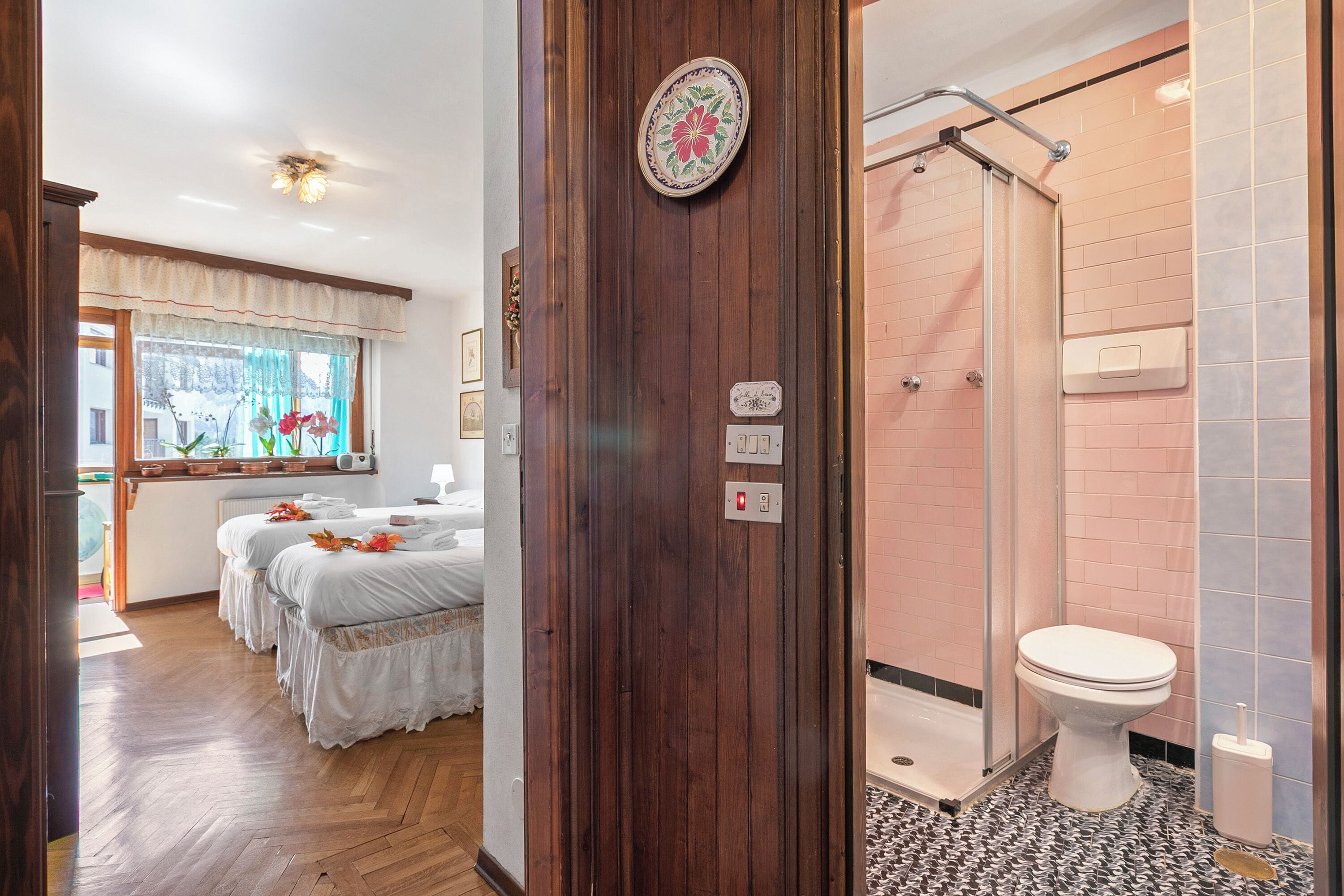 Apartamento Standard, vários quartos (Appartamento Aricami) | Casa de banho | Um polibã, um secador de cabelo, um bidé, toalhas fornecidas 