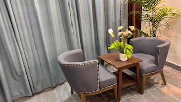 Suite-Estúdio Júnior | Roupa de alta qualidade, camas de colchão Select Comfort