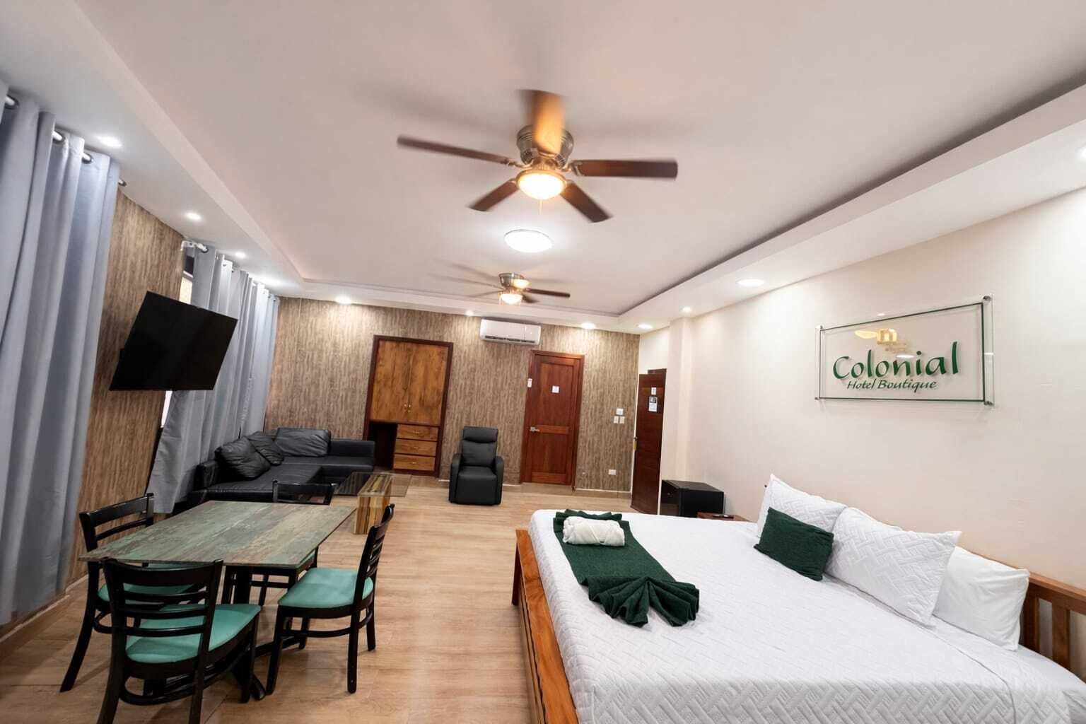 Suite-Estúdio Presidencial | Roupa de alta qualidade, camas de colchão Select Comfort 