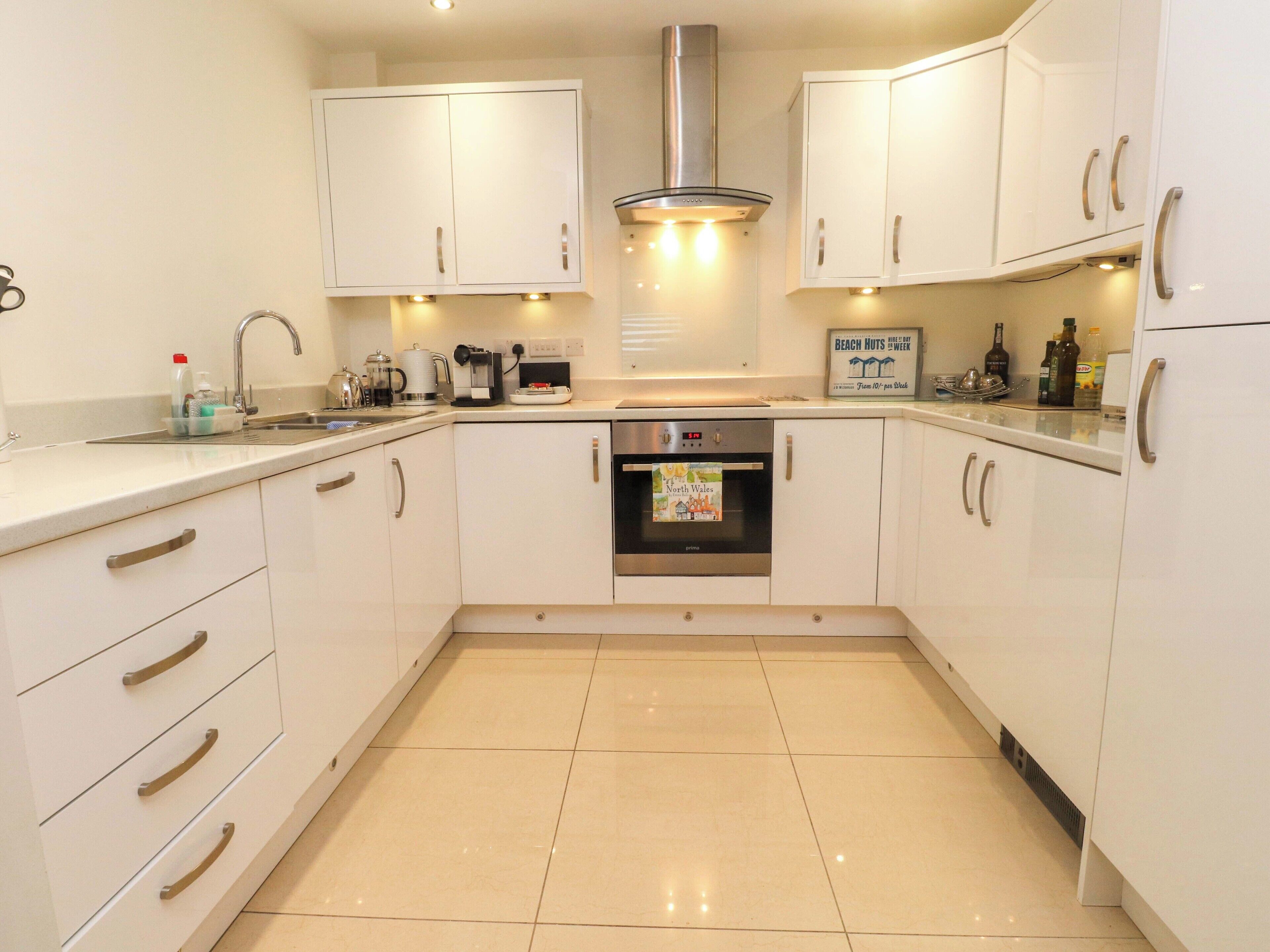 Lava-louças, talheres/pratos/utensílios de cozinha