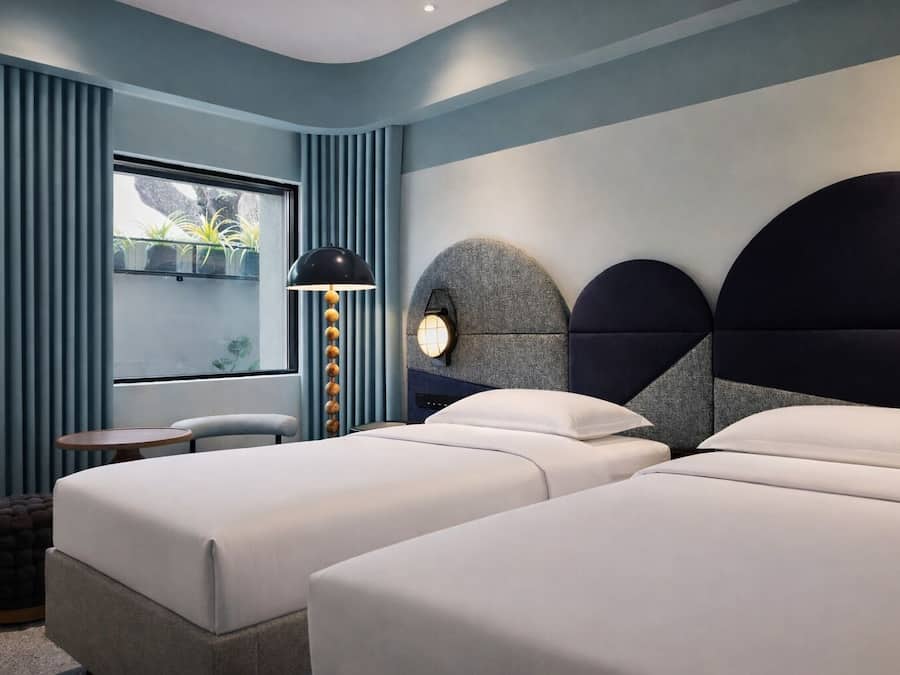 Cortinas blackout, berços (sobretaxa)