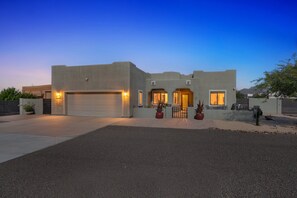 NEW! Alanamari Desert Estate, Pool, Spa, Casita-2 homes in one! Reviews ...