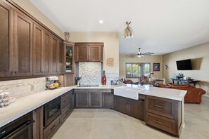 NEW! Alanamari Desert Estate, Pool, Spa, Casita-2 homes in one! Reviews ...