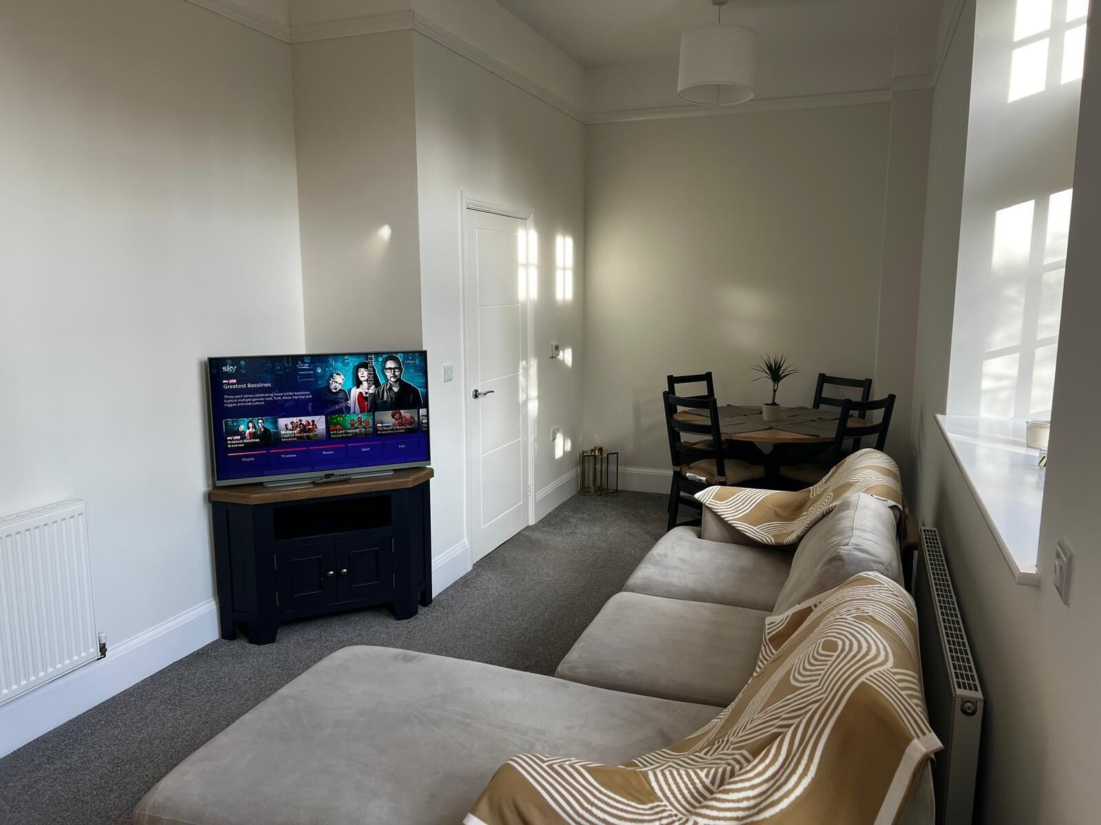 2 Bed House - Newly Renovated New Furniture & Kitchen Equipment, Wifi, Sky Tv. - Shrewsbury