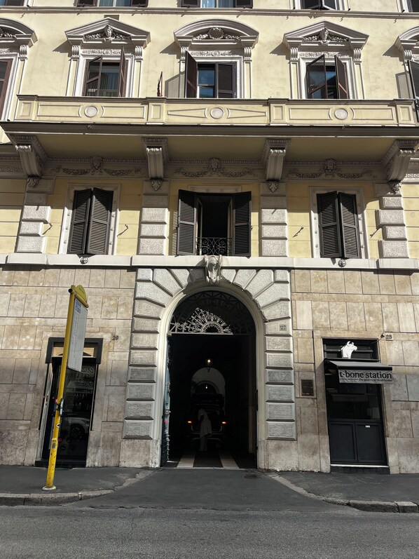 Allegra House Reviews, Deals & Photos 2026 - Expedia