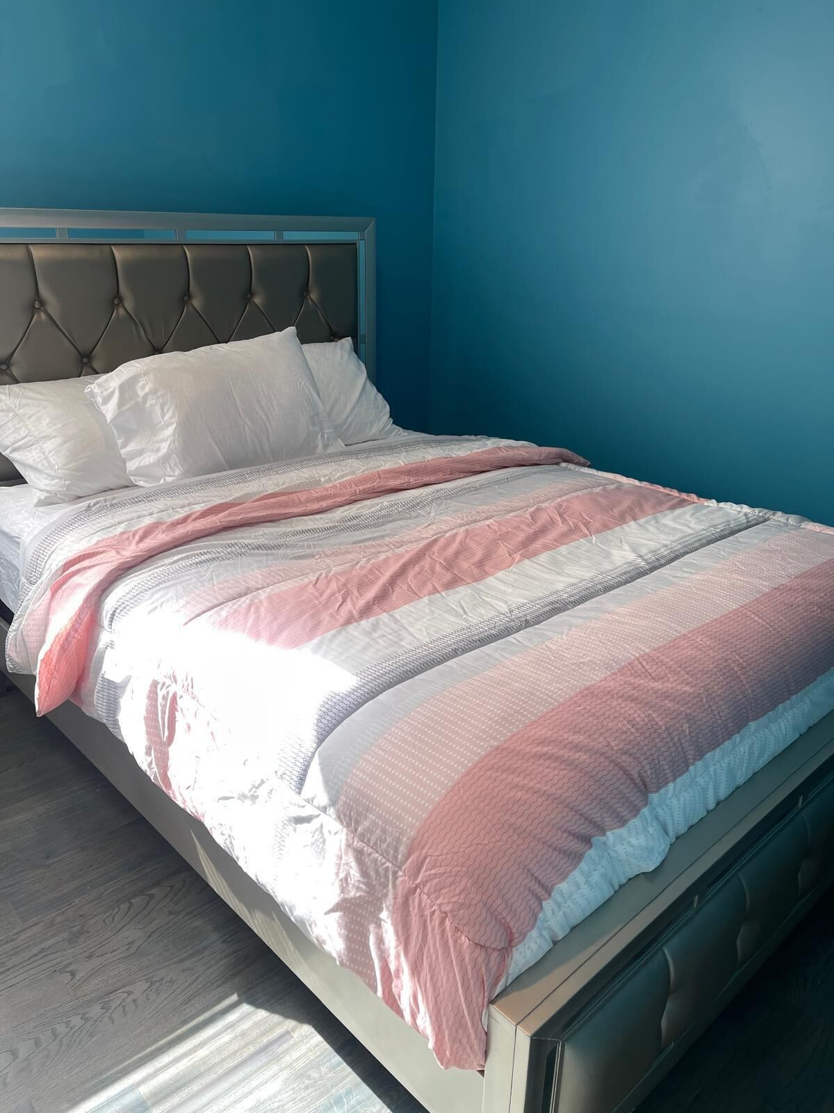 Spacious 3-bedroom Apartment Blue-themed Haven, Perfect For Relaxation & Comfort - New York