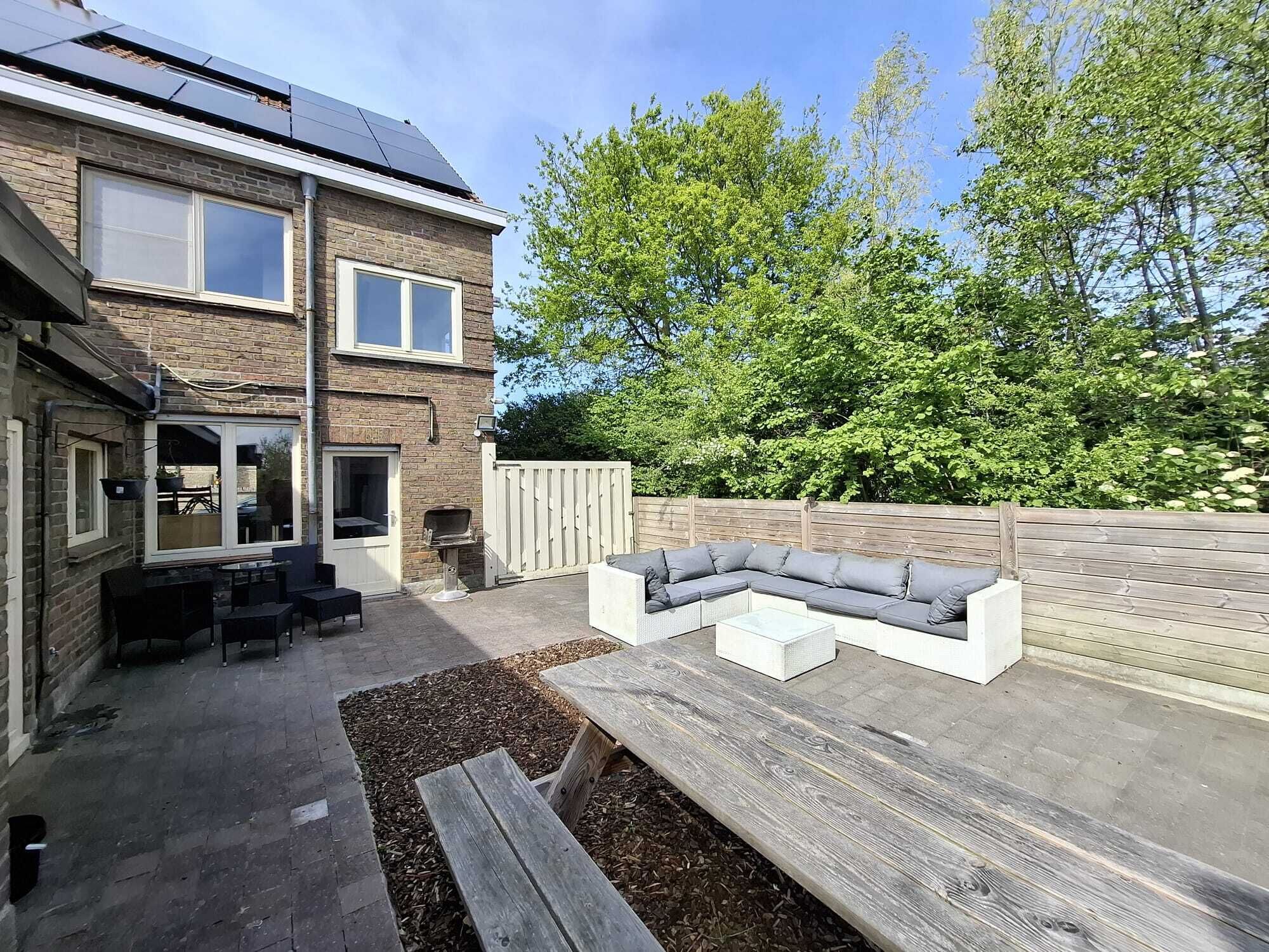 Casa, 4 quartos, vista para o jardim | Terraço/pátio